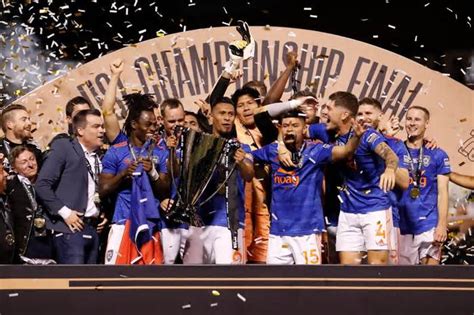 Meet The American With An Ajax Model Of Competing For Titles And