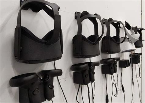 Oculus Quest Controller Charger Now Available For Geeky Gadgets