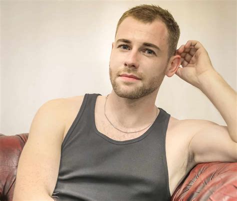 Arthur Gosse Il Crée Des œuvres Dart Urbain