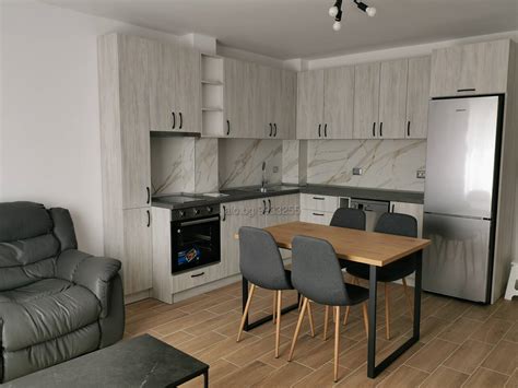 Русе Краткосрочно отдаване под наем Двустаен апартамент под наем 70 кв м Обзаведен Непоследен е