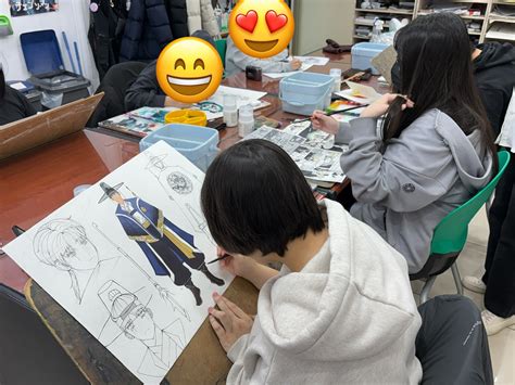 노원candc미술학원 전공탐색반 노원 Candc는 지금 엄청난걸 준비중…⭐️ 다들 크리스마스를 기대해주세요🎅🎄 첫장은 고등애니반에서 찍은 피크민ㅎㅎ [노원candc미술