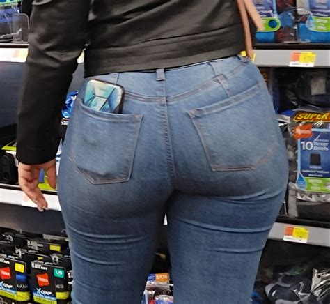 Milf Brunette Big Butt Tight Jeans