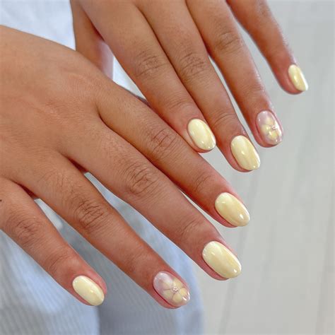25 Pastel Yellow Nail Ideas That Feel Like Sunshine Creativebooster