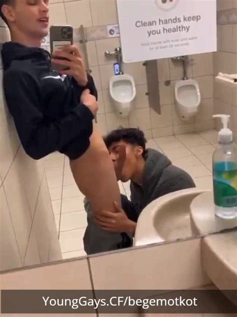 Couldn T Resist Having Sex In A Public Toilet GaybabesTube