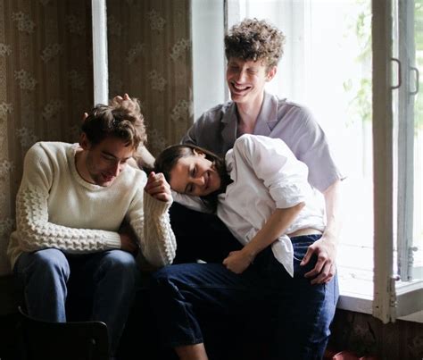 Deciphering Polycules Dynamics Of Non Monogamous Networks Unveiled