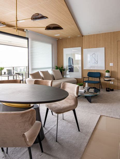 Um Apartamento Onde A Madeira Clara é Destaque Interior Da Casa Moderna Interior De Design