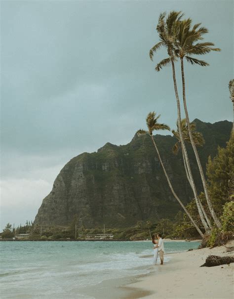 Romantic Honeymoon In Oahu Adventurous Couples Photoshoot Hawaii