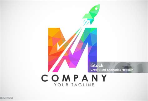 로켓 로고 디자인의 다각형 알파벳 M 로켓 아이콘입니다 낮은 폴리 그래픽 알파벳 기호 개념에 대한 스톡 벡터 아트 및 기타
