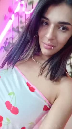 Annyluna Stare At The Blouse😈😈