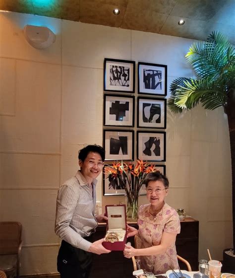 เชื่อมสัมพันธ์ไทย ส่านกานหนิง การมอบเกียรติบัตรแก่ผู้ชนะการประกวดเขียนเรียงความภาษาไทยและภาษา