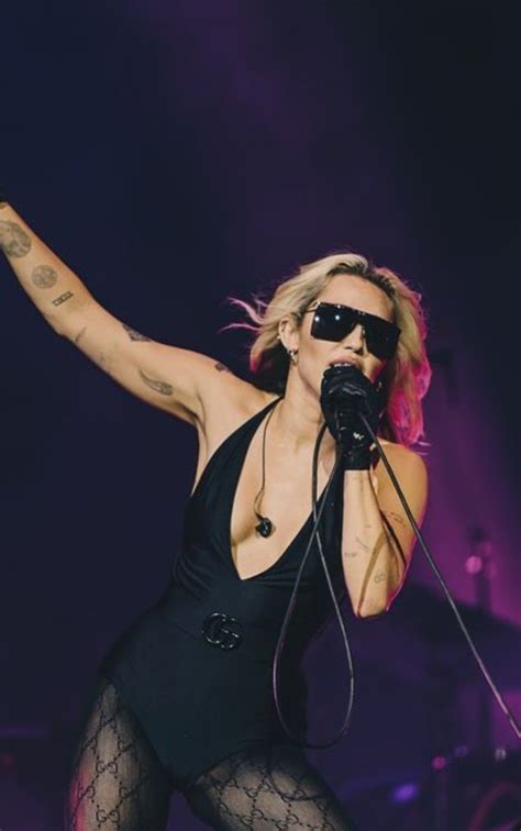 Miley Cyrus Releases New Live Album Attention Miley Live Artofit