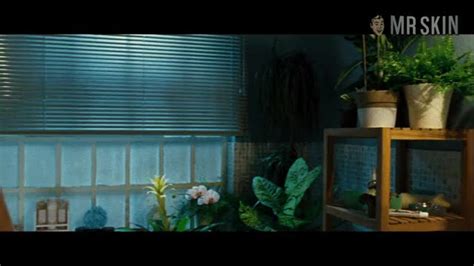 Watch It For The Plot Amy Smart Mirrors Porn Gif Videomonstr Com