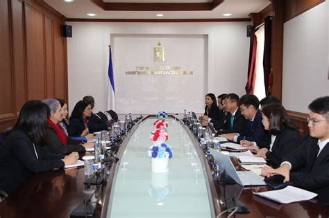 ОЛОН УЛСЫН ВАЛЮТЫН САНГИЙН ТӨЛӨӨЛӨГЧИДТЭЙ УУЛЗЛАА