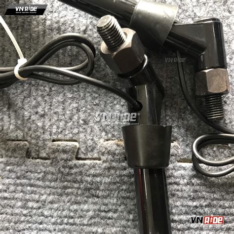 GƯƠNG HẬU TÍCH HỢP XI NHAN CHÂN BẮT XE NAKED VNRIDE