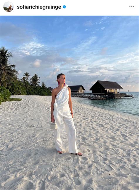 Sofia Richie Grainge Style Outfit Inspiration The Brunette Nomad