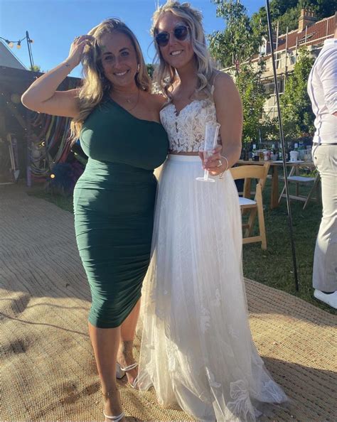 Bridesmaid Cant Hide R 2busty2hide
