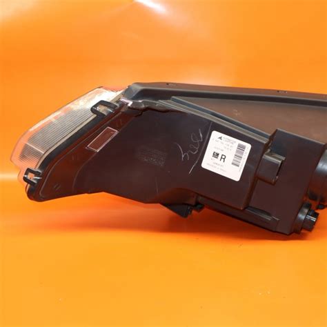 Chevy Volt Headlight Right Passenger 2011 2012 2013 2014 2015 Halogen