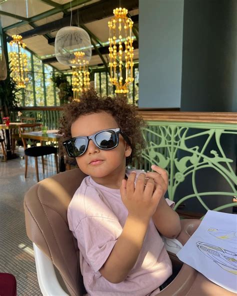 ვარსკვლავბიჭუნა იუბილარია მარიამ სანოგო შვილს დაბადების დღეს ულოცავს და ოჯახურ კადრებს აქვეყნებს