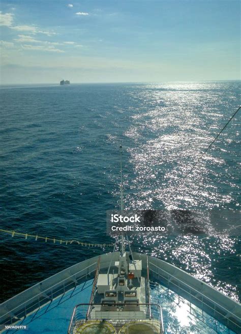 공중 평면도 큰 바다에서 유람선 여객 선박 선박 항해 대서양 유람선 크루즈 여객선에 대한 스톡 사진 및 기타 이미지 크루즈 여객선 0명 개념 Istock