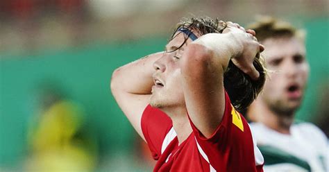 Dresden Fans Bespucken Rot Weiss Essens Felix Götze Ein Armutszeugnis