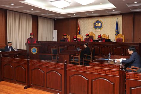 Гүйцэтгэх ажлын тухай хуулийн заалт Үндсэн хууль зөрчсөн болохыг тогтоов