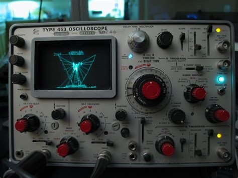 Tektronix 453 Oscilloscope As Vector Monitor For Atari Tempest