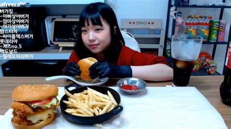 클립 181일 햄버거 신메뉴리뷰먹방 버거킹 상어가족버거맥도날드 필레오피쉬롯데리아 치즈no5맘스터치 싸이플렉스 소통 먹방 Soop Vod