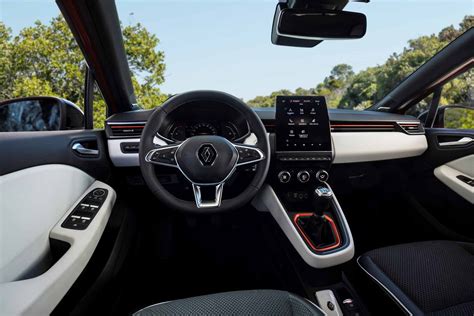 Renault Clio Review 2021 Parkers