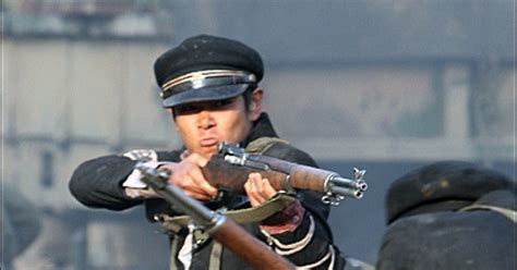 포토]t O P 총쏘는 자세 나오나요