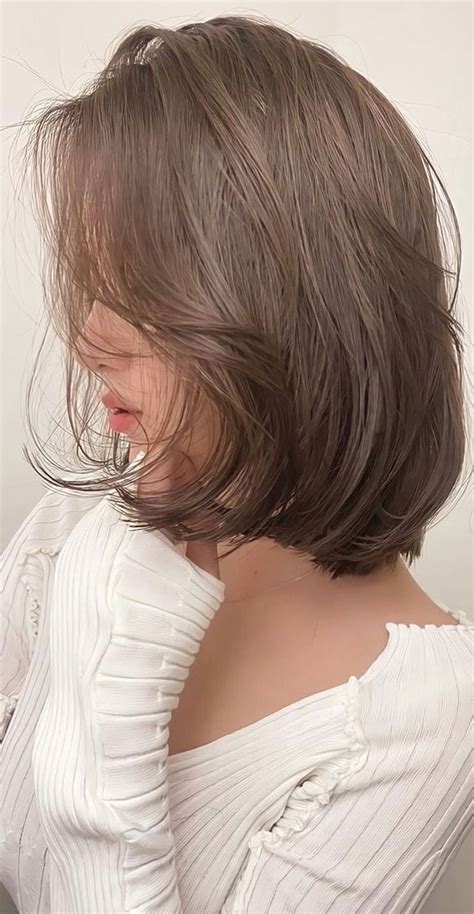 Slightly Layered Bob Without Bangs