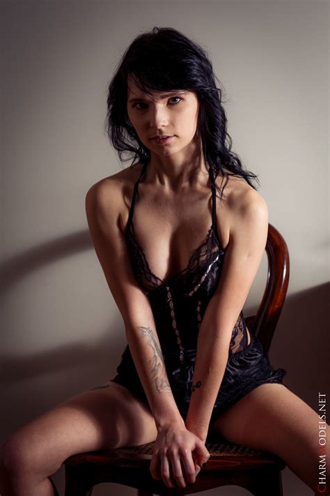 Voodoo Nude In Thin Elegant Glamour Babe Free Charm Models Picture Gallery At Elite Babes