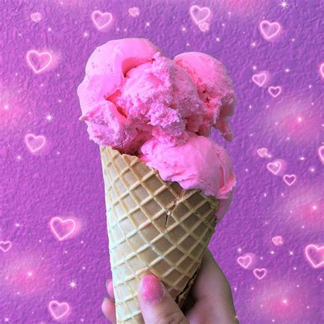 72 Likes 0 Comments 𝕶𝖊𝖑𝖆𝖉𝖗𝖞 Pixiegf On Instagram Chipped Glitter Nail Polish” Glitter