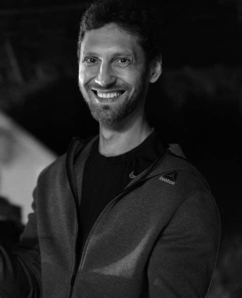 Упражнения на бицепс — как накачать мышцы в домашних условиях и в тренажерном зале