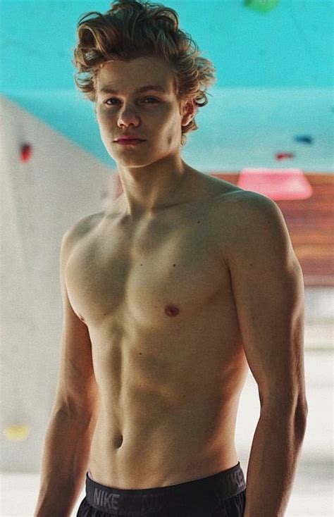post [180075411513] florian macek tumbex
