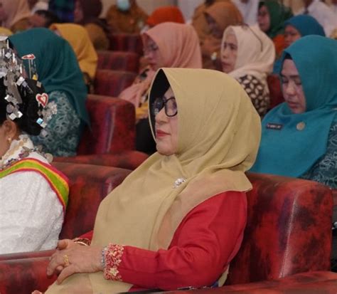 Hj Safia Ali Ibrahim Jadi Bunda Literasi Tidore