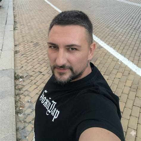 Известният босненски и херцеговински фолк певец Халид Бешлич почина на 72 годишна възраст след