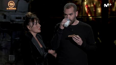 La Resistencia Candela Peña recrea una escena de cine erótico de Jordi ENP