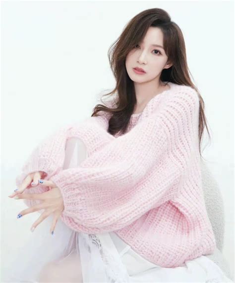 马凡舒写真美照：清新脱俗，甜美动人