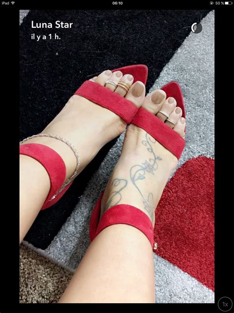 luna star s feet