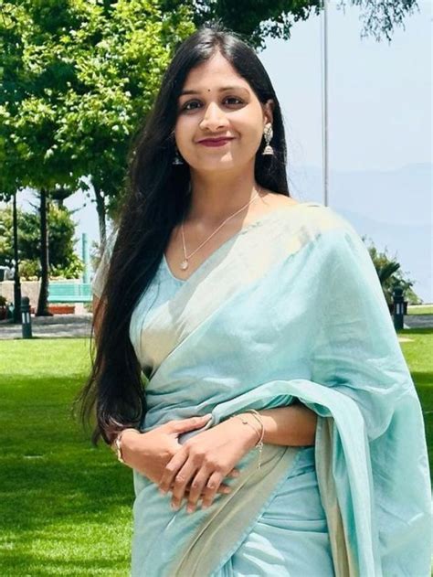 महंगी कोचिंग नहीं घर पर पढ़कर श्रद्धा बनी Ias इन बुक्स को बताया बेस्ट Tv9 Bharatvarsh