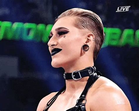 Pin By Camille Gladney On Muscle Mommy Short Hair Styles Pixie Short Black Hairstyles Short