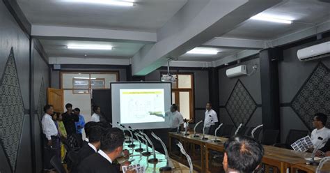 Myanmarnationalpost မကွေးတိုင်းဒေသကြီး တရားလွှတ်တော်တရားသူကြီးချုပ် ဒေါ်မိမိမော် အောင်လံမြို့နယ