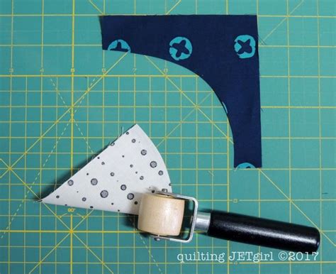 Improv Quarter Circle Tutorial Tutorial Fabric Squares Sewing Machine Needle