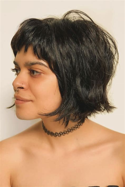30 Short Shag Hairstyles For An Edgy Vibe 90s Inspired Razor Shag