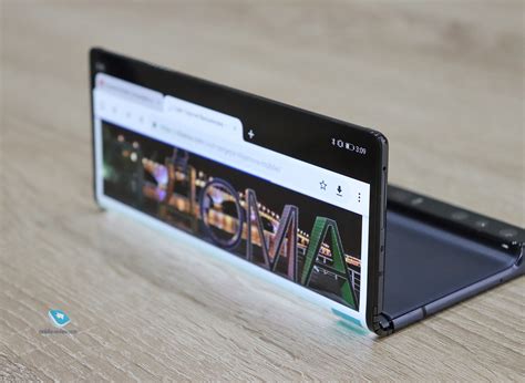 Mobile-review.com Первый взгляд на Huawei Mate X