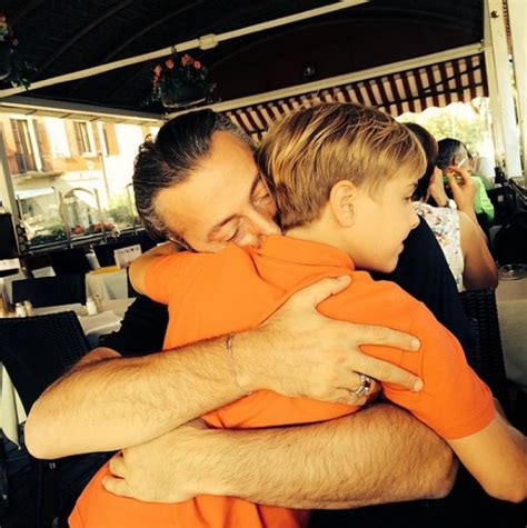 მაკა ასათიანის სამი ვაჟი ფოტო