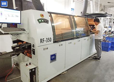 Smt 납땜 기계 Pcb 파 땜납 무연 3개의 예열 지역