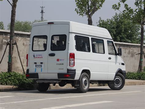 【2017款依维柯得意客车 A35 2 5t 手动 5 7座 整体外观 7 171张图片】 汽车图片大全 爱卡汽车