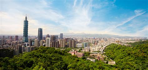 고층 빌딩 푸른 하늘과 녹색 숲이 있는 타이페이 파노라마 스카이라인 대만에 대한 스톡 사진 및 기타 이미지 대만 스카이라인 타이베이 Istock