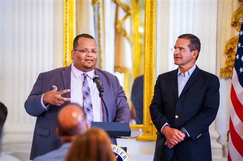 Gobernador Firma Órdenes Ejecutivas Sobre Los Planes De Ordenamiento